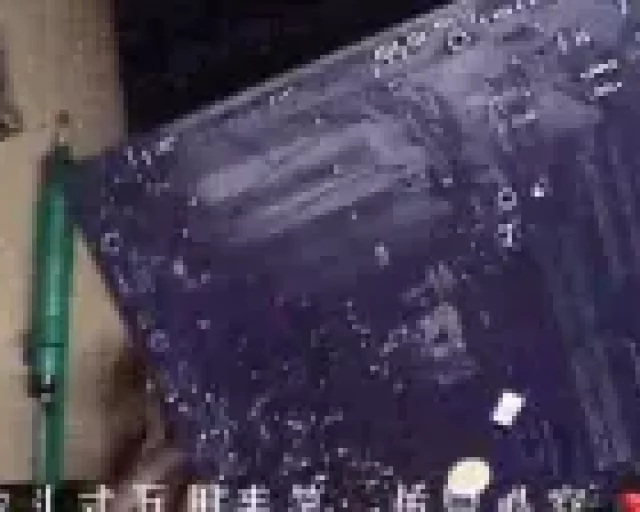 吴师傅教你如何更换电脑661gx-m7主板CPU供电电容