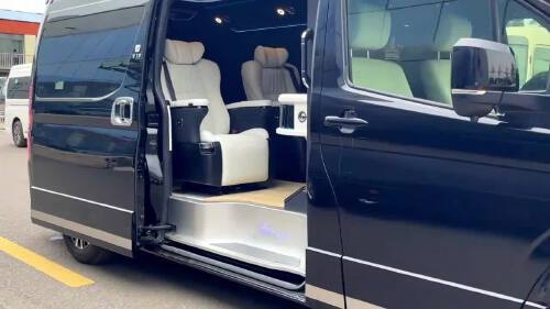 丰田商务车爆改!豪华内饰升级秒变移动宫殿