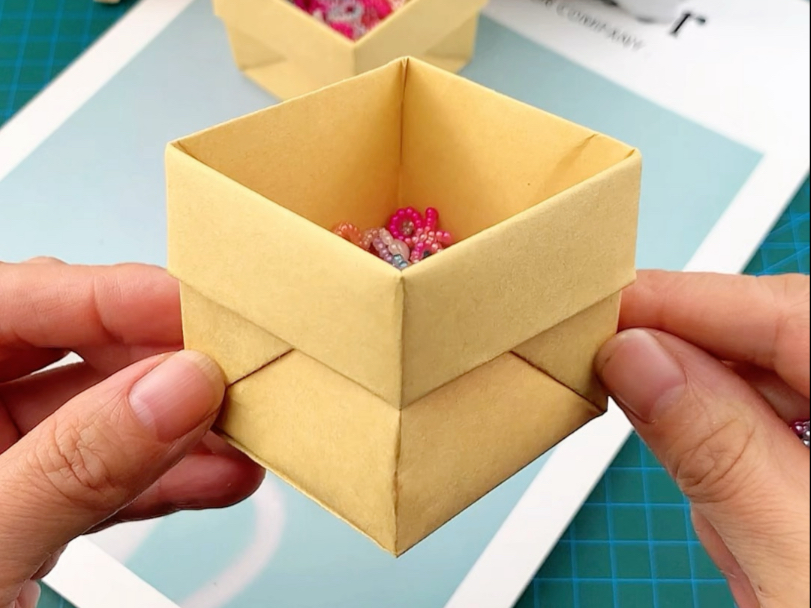 一张A4纸折个简单又实用的收纳盒