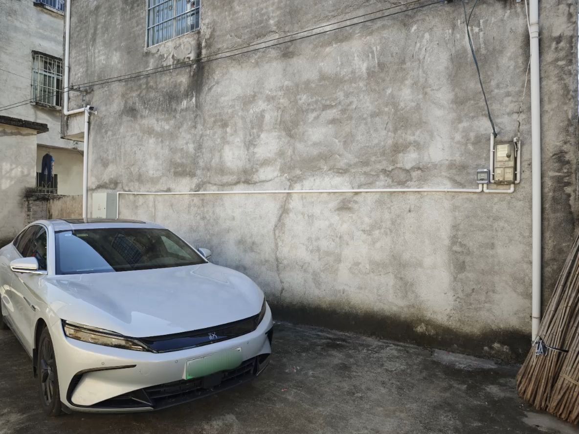 比亚迪家用充电桩安装全过程