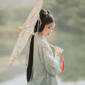 静檀汀芷 