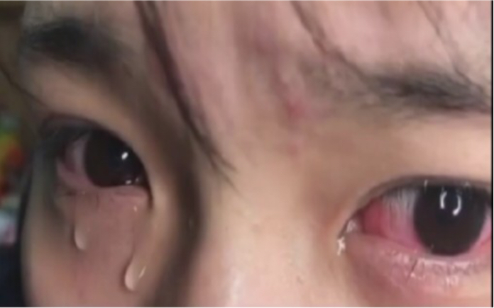 “你听啊秋末的落叶,你听它叹息着离别”