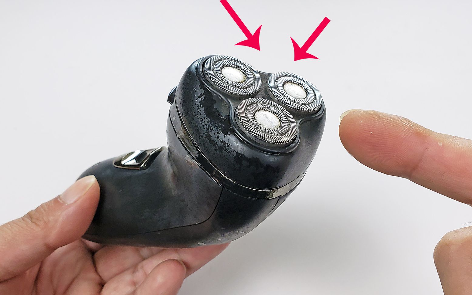 刮胡刀变钝不好用?只需一张纸,几分钟跟新的一样锋利,方法简单