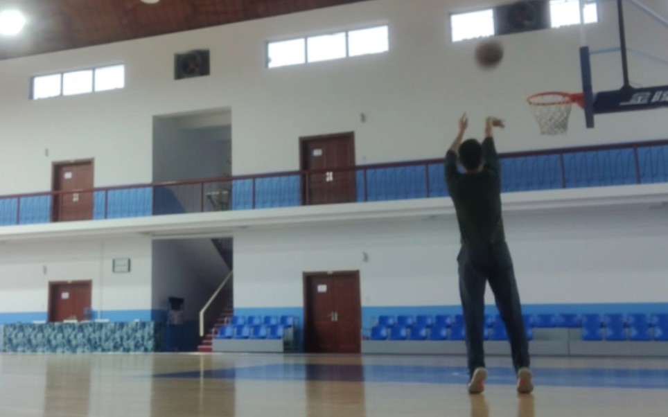 新手个人投篮训练(投篮姿势改正中),恳请圈内大佬不吝指教