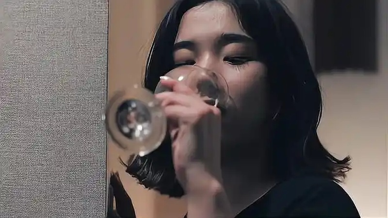 明星行程泄露,私生饭潜入明星房间进行偷拍,简直太可怕了!