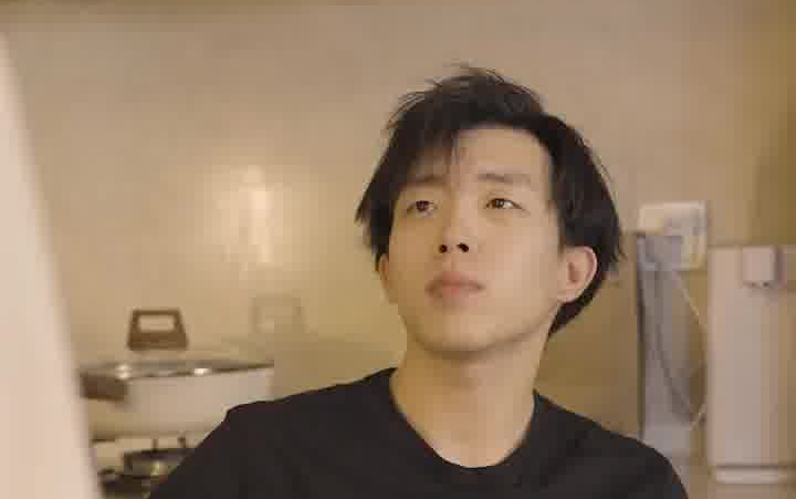 真正爱你的人是即使吵架也不舍得摔门 不舍得对方淋雨.剧情 一定要...