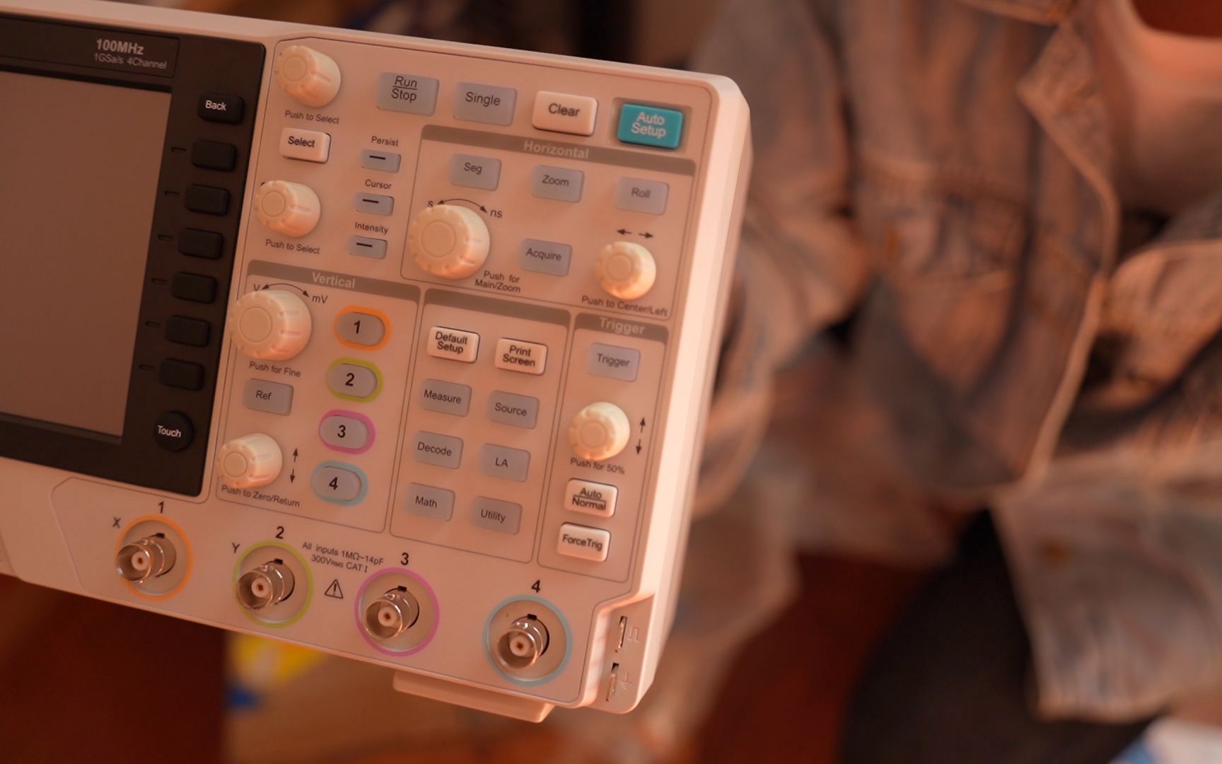 周立功zds1104示波器开箱