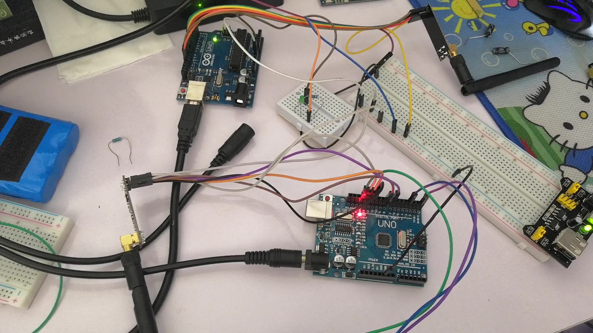 【Arduino和NRF24L01的故事】第一集:通信的第一步,隔空点亮一个...