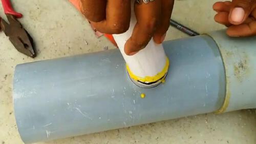PVC排水管中间加一根管子,做成三通,老师傅现场教学分享给大家
