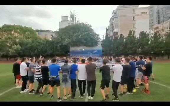 216. #拓展训练#团建游戏 鼓动人心,能颠100多个,这个团队不简单