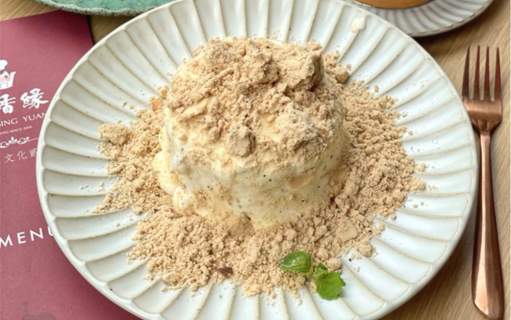 台灣彰化充滿在地風味的咖啡廳,特色是吸睛又美味的流沙瀑布蛋糕!