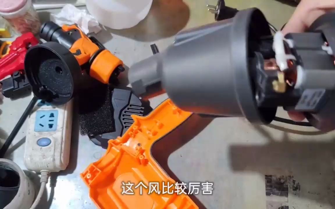 工具哥测试及拆解一台电动喷枪,内部结构有什么黑科技呢?