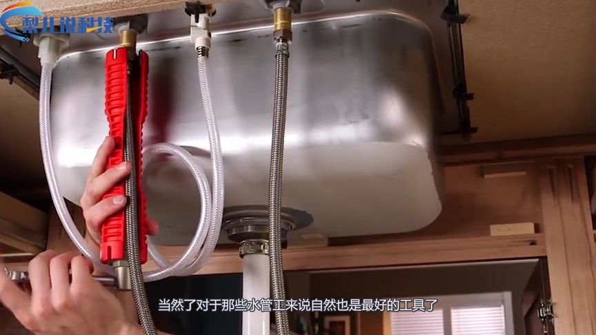 水管堵塞怎么办?老外一个小发明解决难题,用起来有多方便