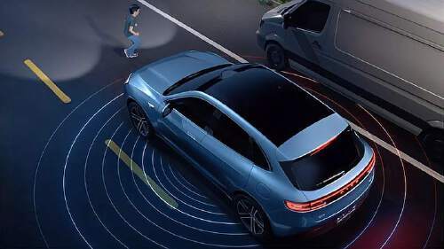 AEB测试大揭秘:刹车失灵前,车辆如何自己"保命"?