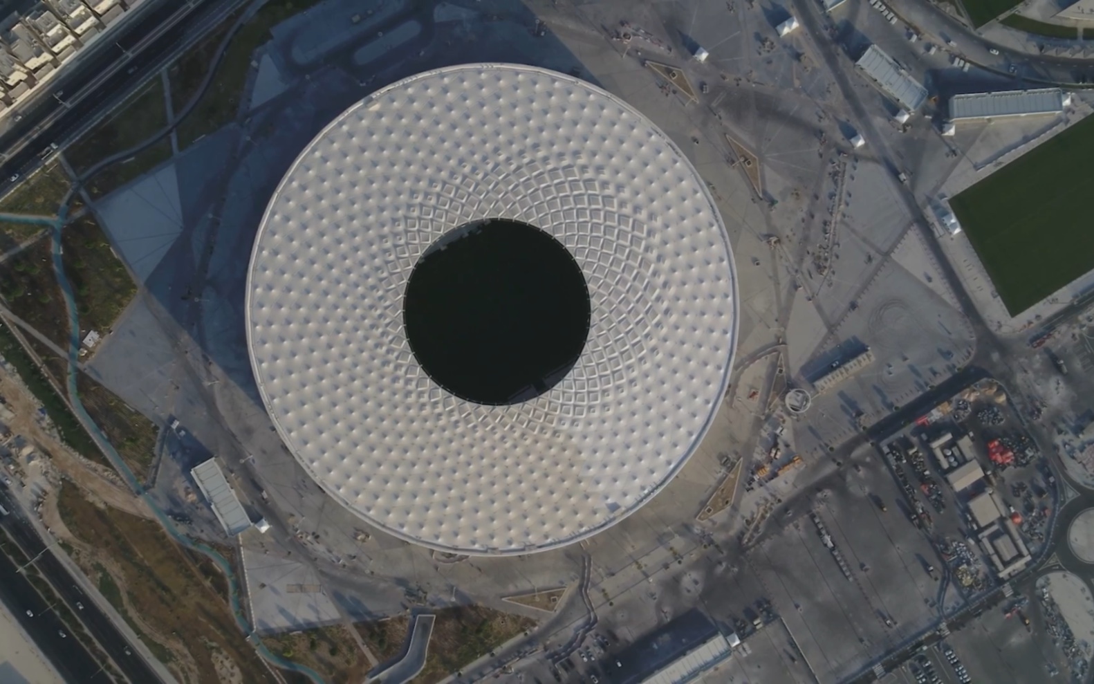 阿尔图玛玛球场Al Thumama Stadium:圆形球场呈混凝土碗状结构