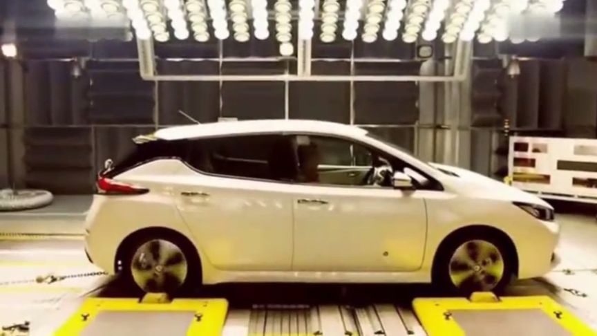 国外工厂生产纯电动汽车,各种测试汽车性能,更直观看清电动性能