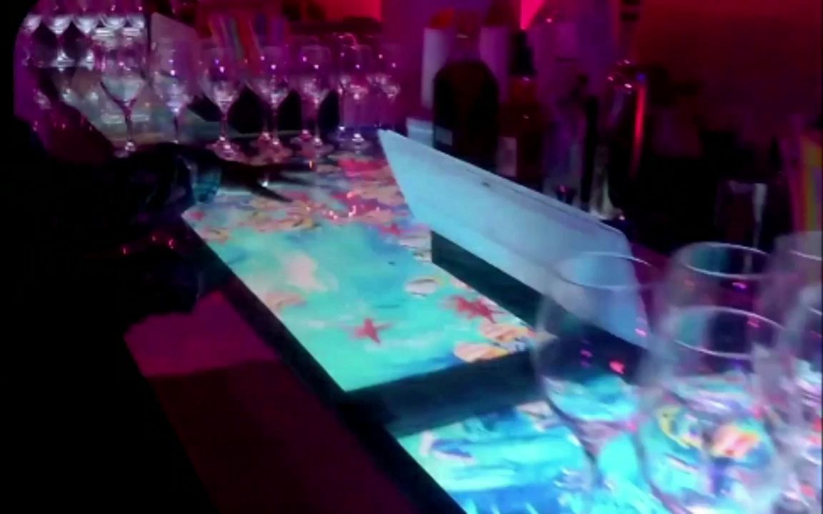 互动灯光酒吧台 唛丁科技互动装置定制开发设计制作服务 酒吧娱乐...