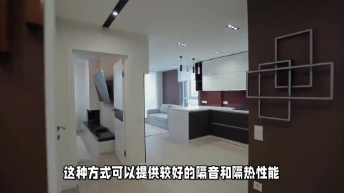 如果卧室和厨房连在一起,实体墙隔断、玻璃隔断