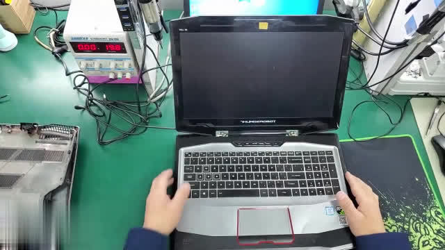 雷神911笔记本电脑,换 CD壳,换屏,换风扇详细过程