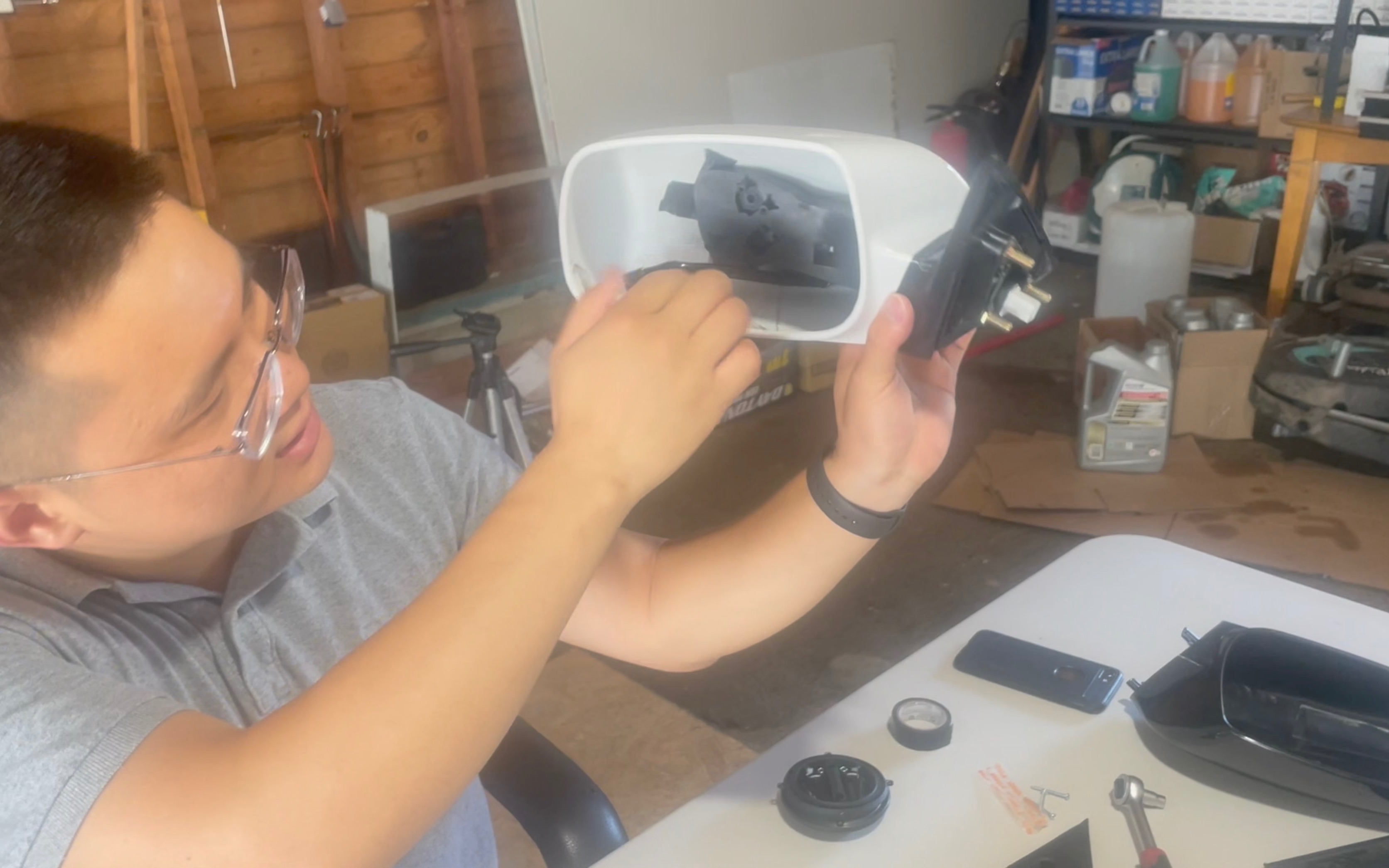 2011丰田凯美瑞后视镜拆解