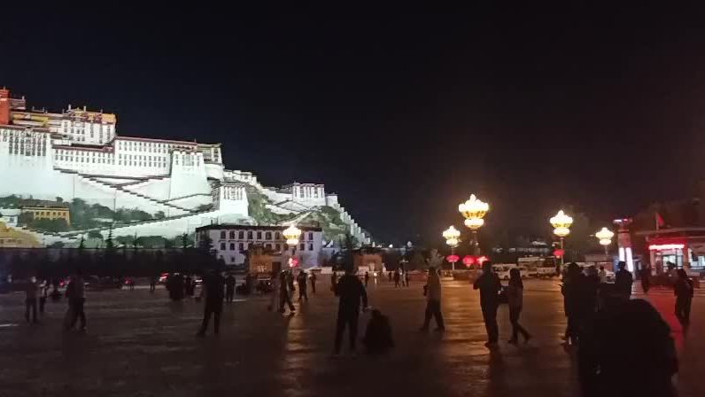 信守承诺,注重诚信,把诚信放在第一位。