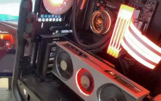 摩尔线程MTT S80 4K分辨率跑NFS14_极品飞车