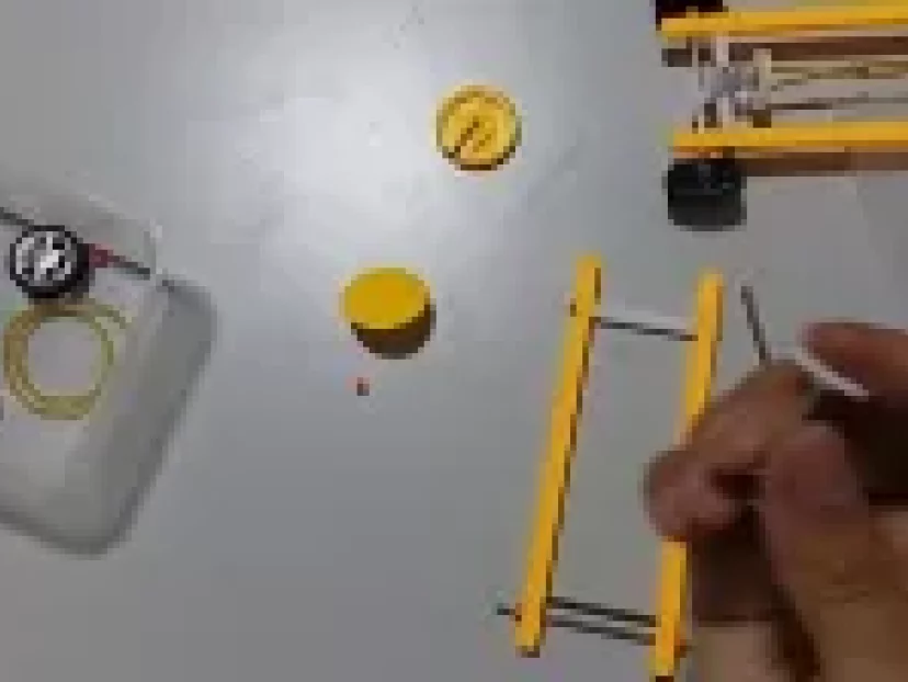 科技小制作:橡皮筋动力小车制作视频