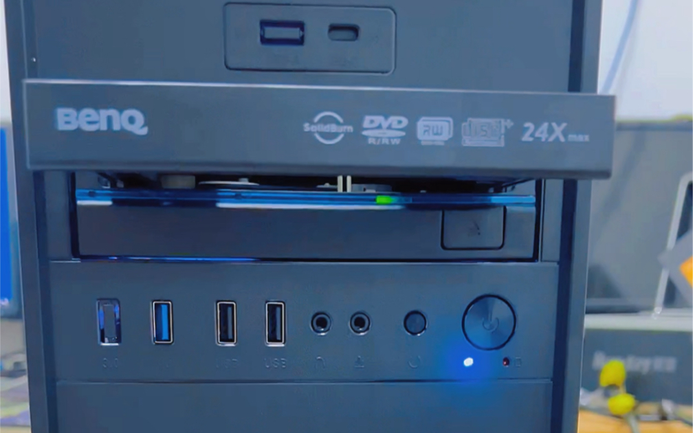 有点年代感的主机,认识这个东西的年纪都不小了!#dvd刻录机 #上海买...