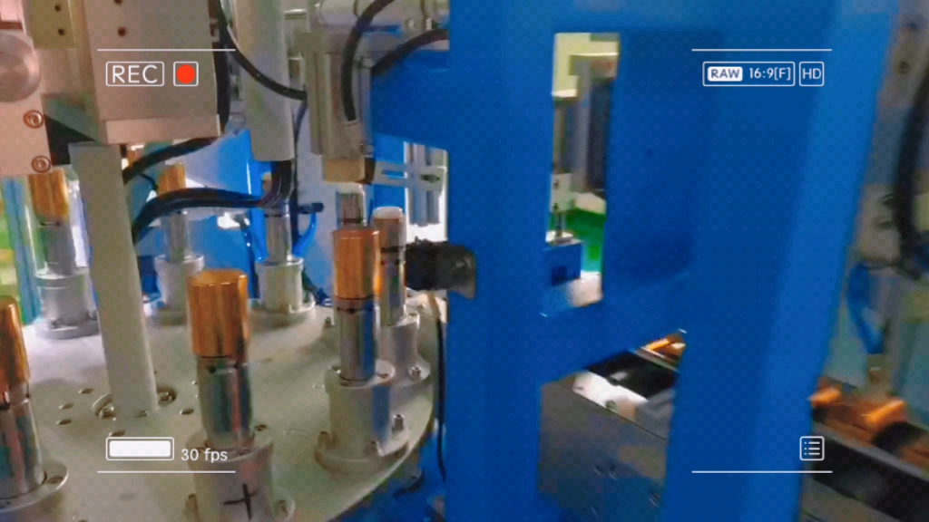 这台全自动丝网印刷机,适用于酒盖化妆品/日用保健品/洗漱用品等瓶盖...