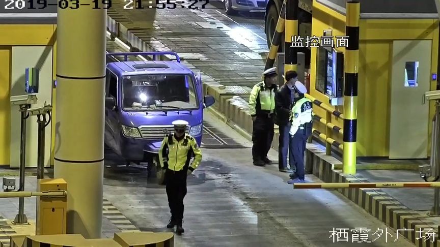 都是导航惹的祸!三轮摩托上高速 走错方向逆行2公里