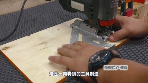 男子用废弃的轴承打造黄金台面切割器,工作效率直接提高一倍!