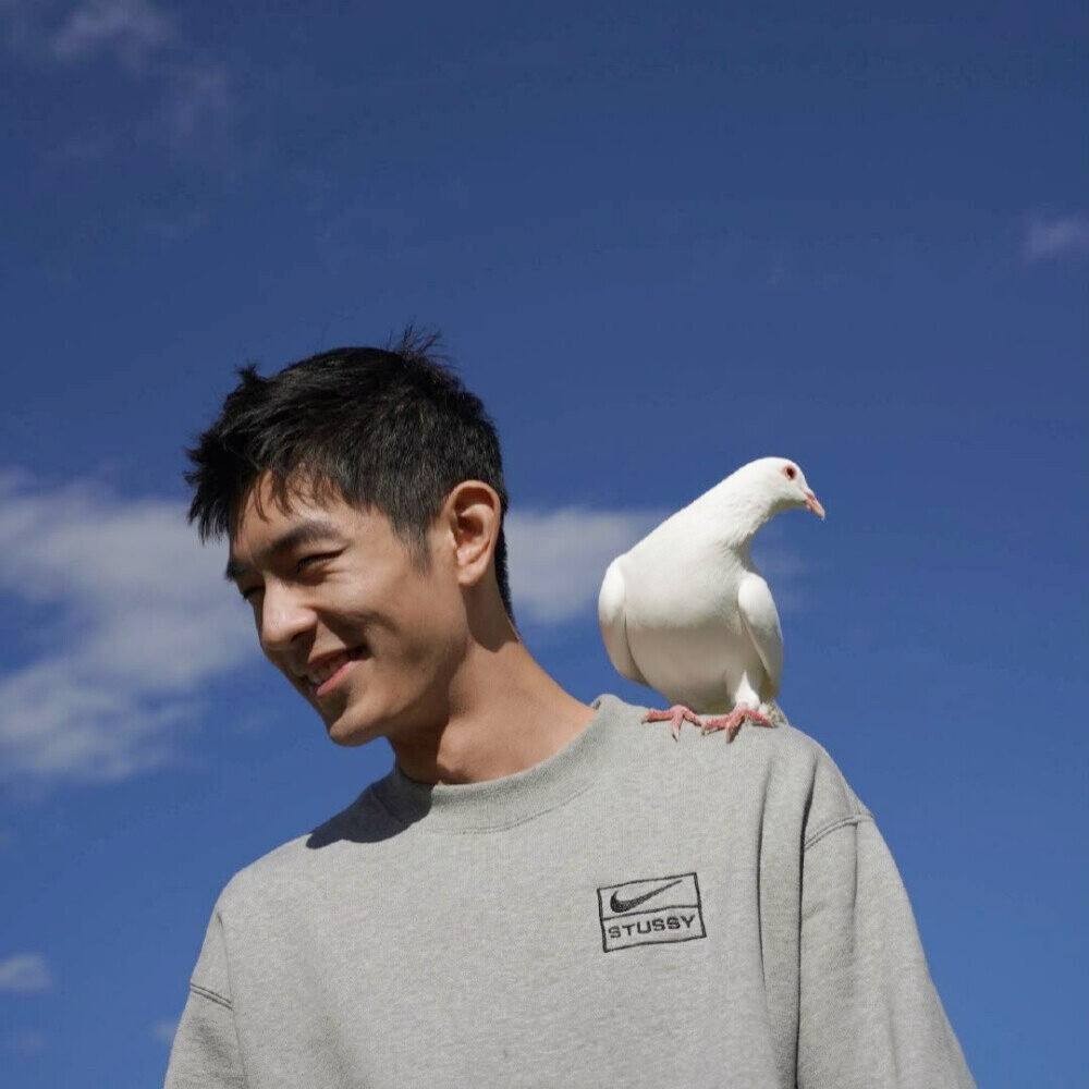 是小陳同学呀丶 