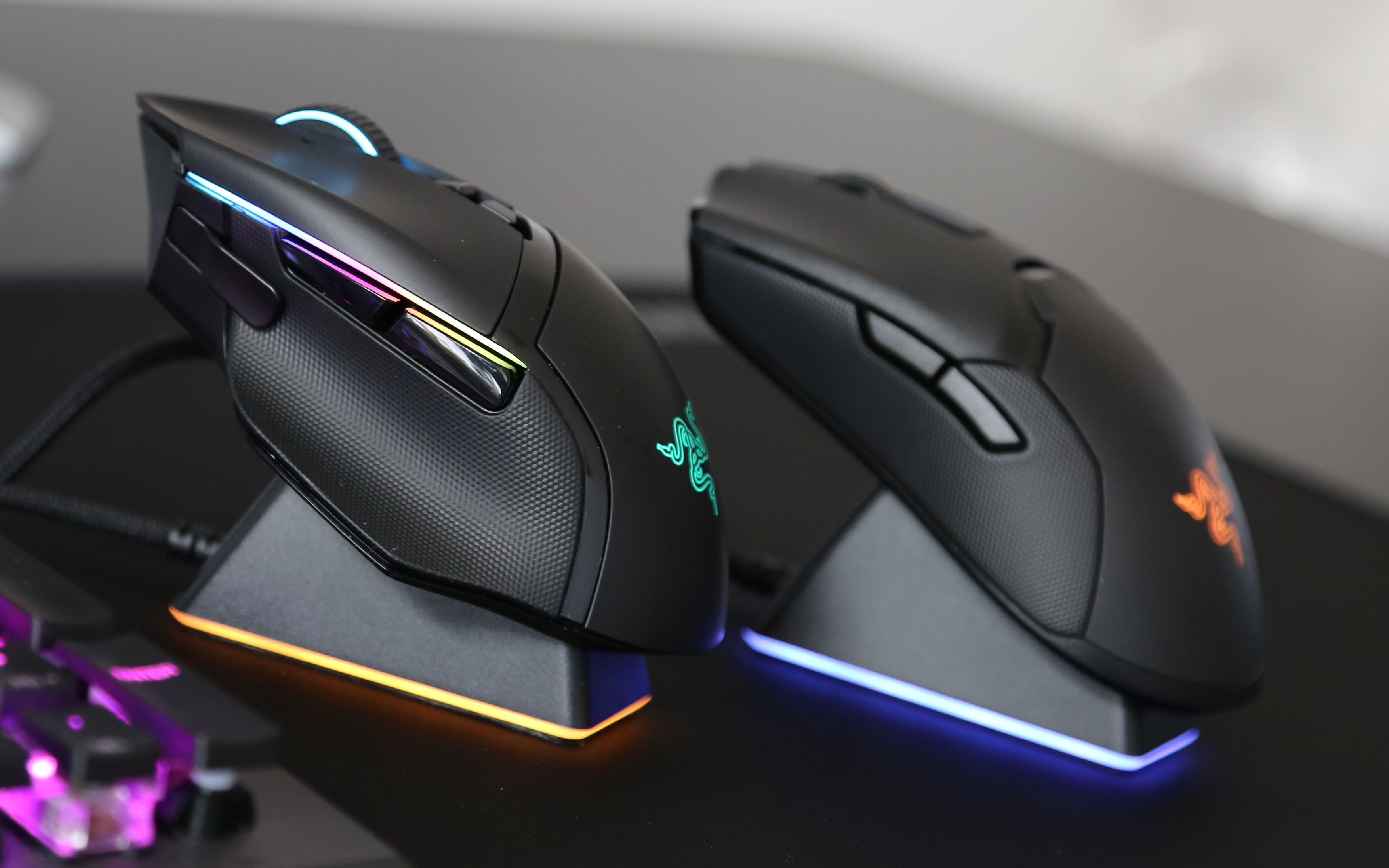 2020奏响外设最强音:雷蛇毒蝰终极版无线鼠标体验 Razer Viper ...