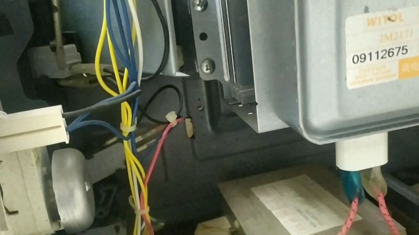 不用花一分钱,教你修好微波炉高压打火放电故障。