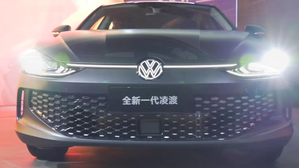 2022款新大众凌渡L,280TSI 炫辣版,宽体轿跑,无框车门+掀背