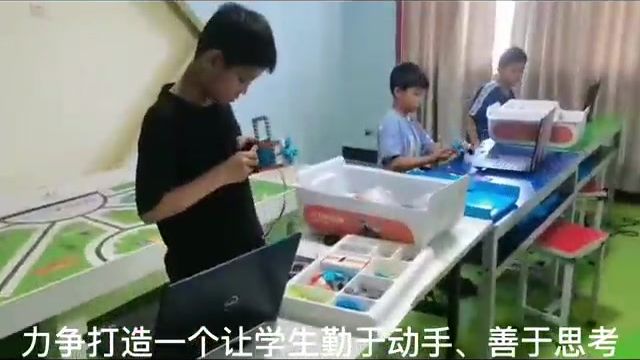 乐高搭建、少儿机器人、Scratch少儿编程、无人机四大课程体系