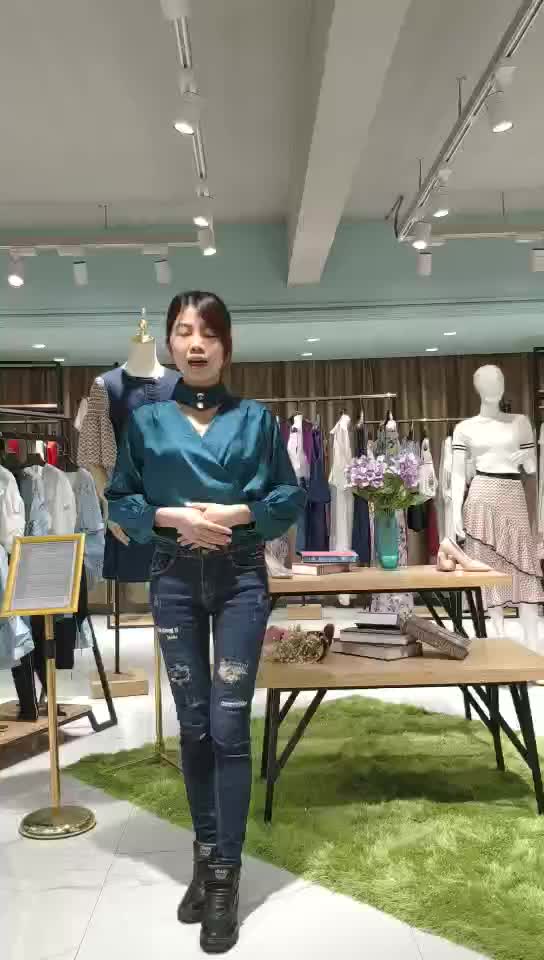 女装和搭配全套衣服只要稍加点缀就可以。然后开店需要看一下整体的...