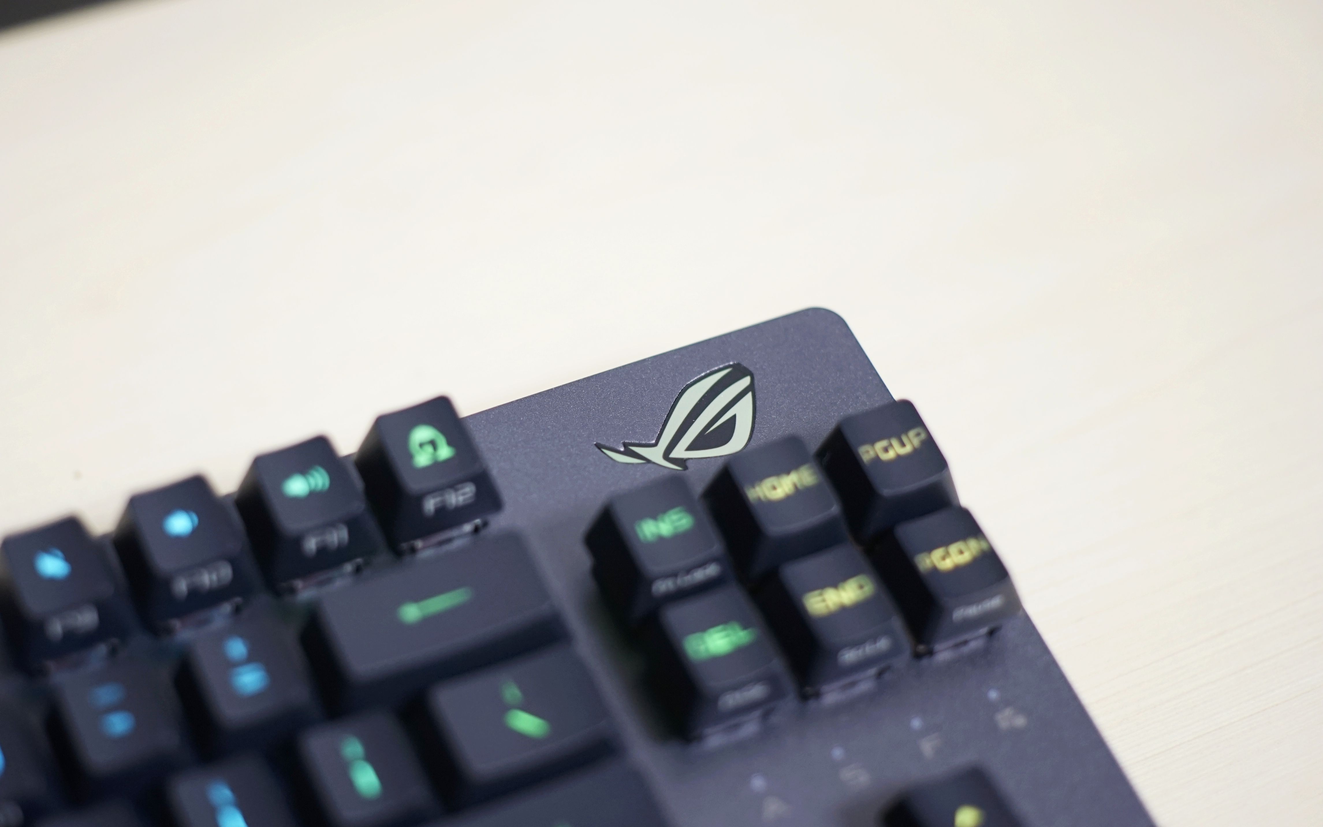 这颗败家之眼有点意思,ROG游侠RX TKL三模版机械键盘敲击音测试