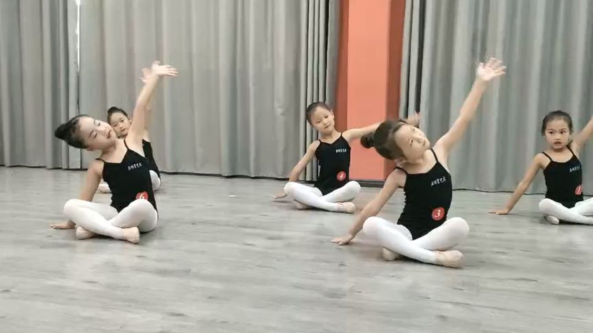中国舞舞协考级二级《不倒翁》考级舞蹈视频
