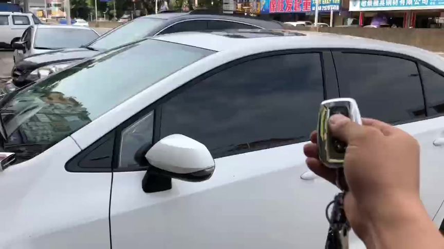 丰田卡罗拉加装,玻璃自动升窗。自动收天窗