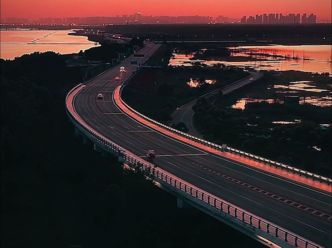 致敬劳动者 平凡亦有光