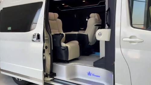 丰田海狮豪华商务车,七座大空间带你体验头等舱般的舒适!