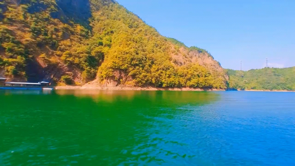 诸暨五泄风景区里出现了什么?