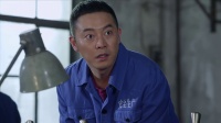 知道为什么车间女职工要盘头发戴安全帽了吧