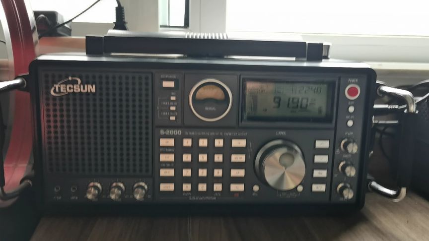 用001天线收听广播,一首赵传的经典。