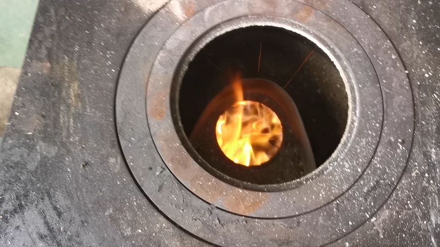 看看用无烟气化炉烧煤碳的效果,