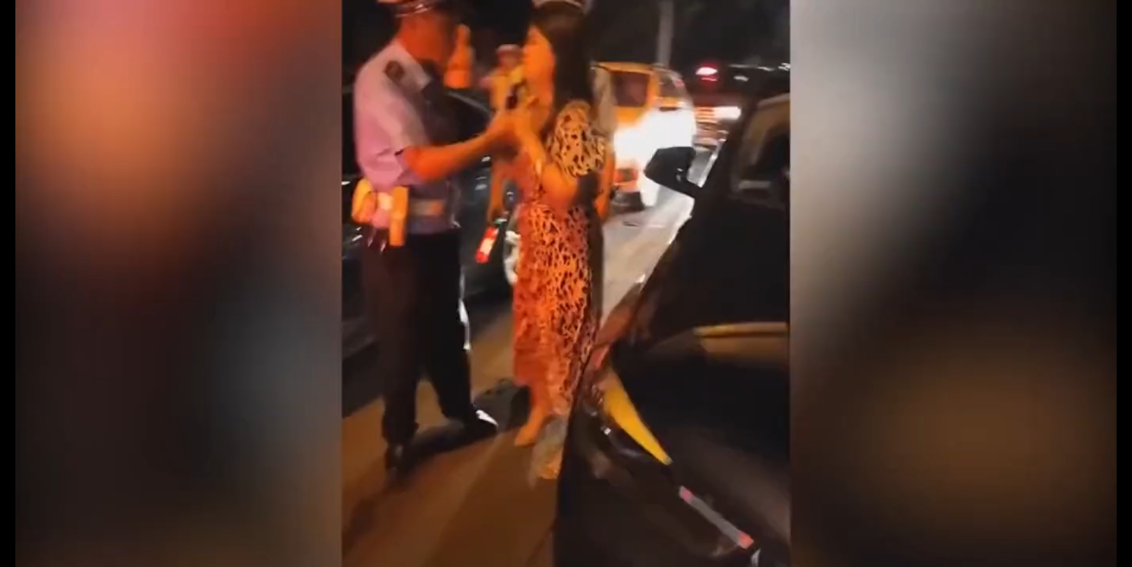 娄底宝马女司机酒驾拖行女子惨烈现场,一名女子被拖行1公里,导致终身...