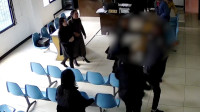 法院公开审理案件 原告与被告6人竟当场互殴起来