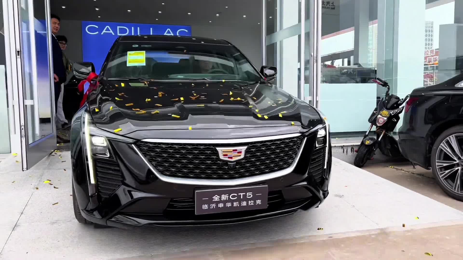 CT5车主一定要加上这套仪表台出风口保护罩,原车1:1开模设计,能防止...