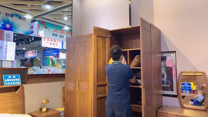 买家具什么样实木衣柜批发价都要6000块,值不值得入手 一起来看看